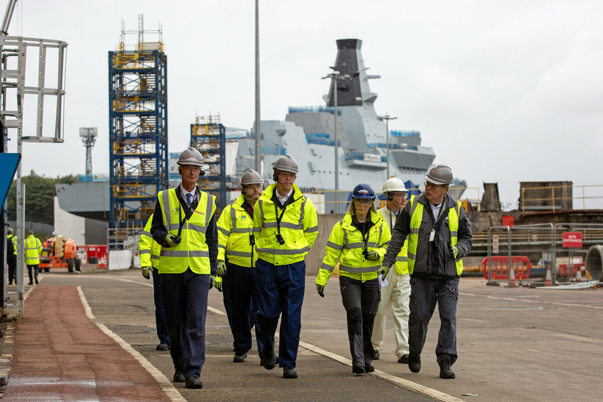 Home - Defence Equipment & Support