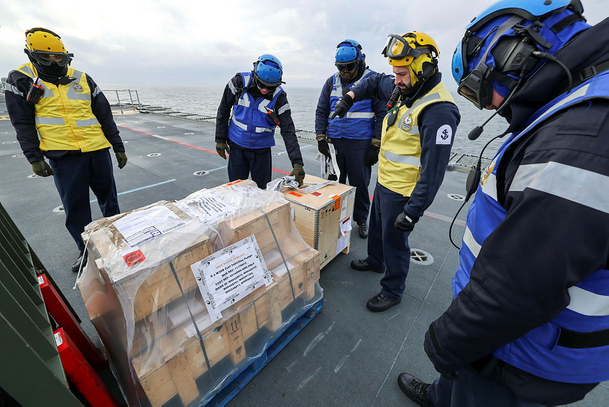 From mattresses to missiles – DE&S proudly supporting Carrier Strike ...